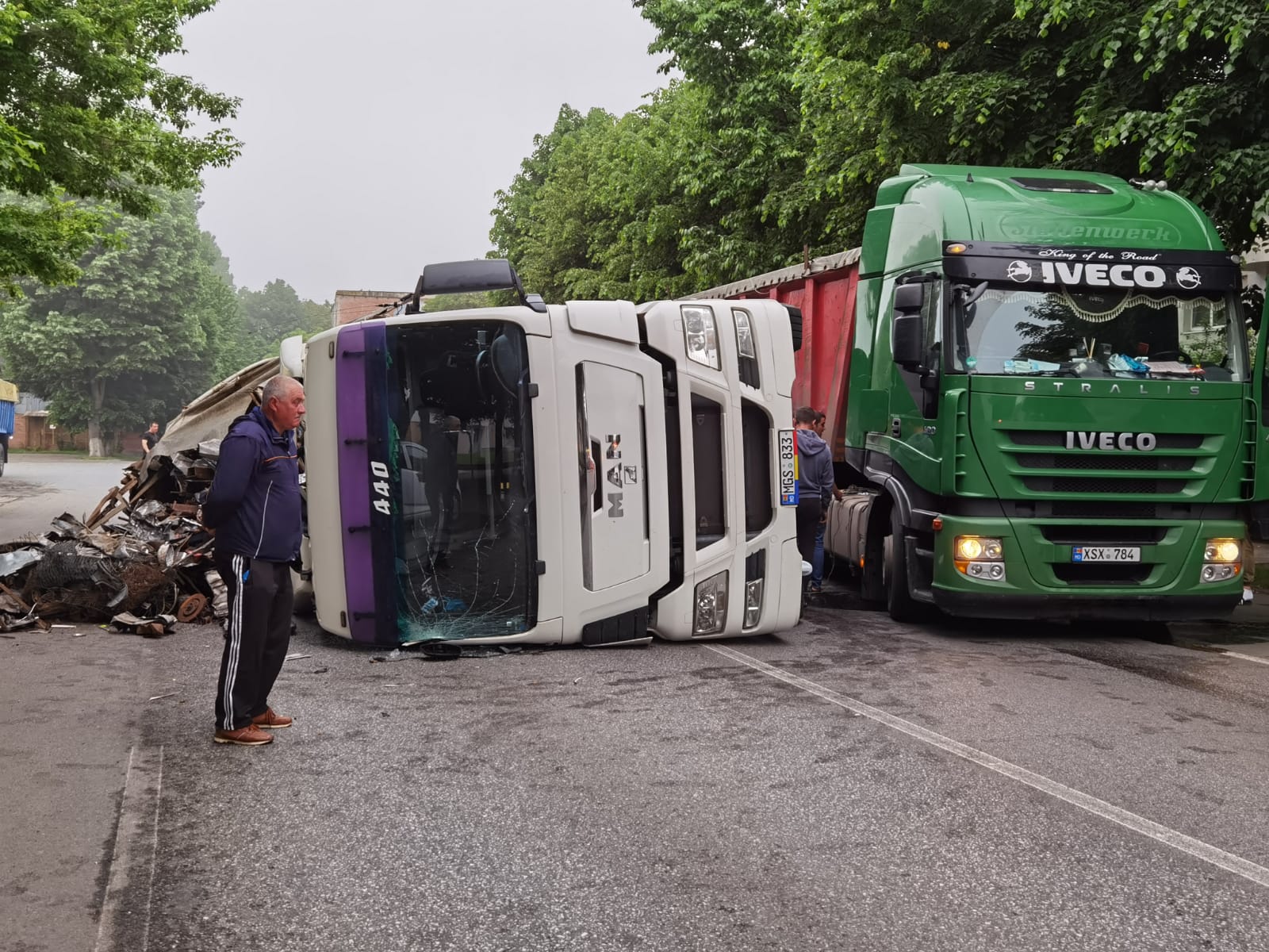 NewsPascani.com Pașcani, Târgu Frumos, Iași - TIR răsturnat în sensul ...